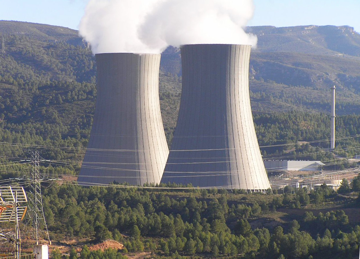 Debate sobre la energía de fisión nuclear: ¿solución o riesgo?